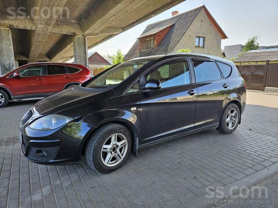 Melns SEAT Altea 2010 Daugavpils, ar dzinēja tilpumu 2.00 L un nobraukumu 250 tūkst. km par 2800 €, foto 3 vietnē AUTOMOTO.COM.LV