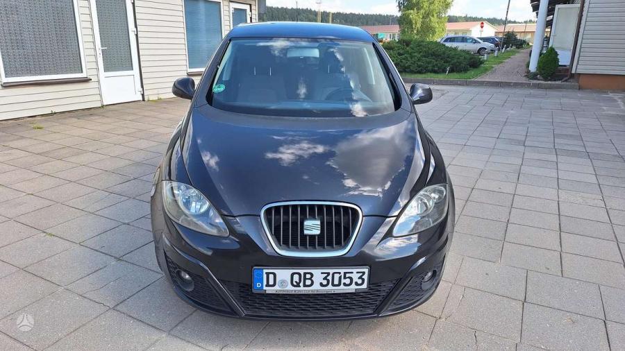 Melns SEAT Altea 2010 Viļņa, ar dzinēja tilpumu 1.90 L un nobraukumu 268 tūkst. km par 3750 €, foto 4 vietnē AUTOMOTO.COM.LV