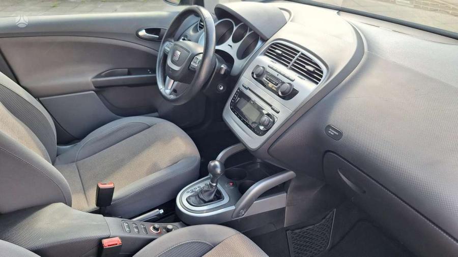 Melns SEAT Altea 2010 Viļņa, ar dzinēja tilpumu 1.90 L un nobraukumu 268 tūkst. km par 3750 €, foto 26 vietnē AUTOMOTO.COM.LV