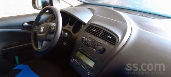 Black SEAT Altea 2011 in Ogre, with an engine capacity of 1.60 L and mileage of 173 thousand km for 3600 €, photo 4 on AUTOMOTO.COM.LV