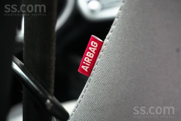 Black SEAT Altea 2011 in Riga, with an engine capacity of 1.60 L and mileage of 266 thousand km for 4890 €, photo 9 on AUTOMOTO.COM.LV