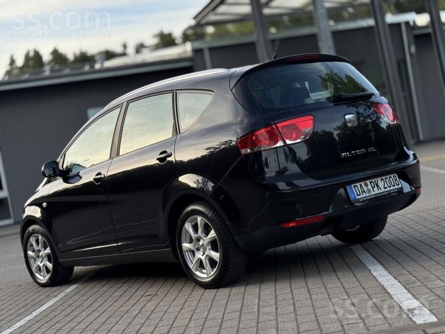 Black SEAT Altea 2011 in Jurmala, with an engine capacity of 1.60 L and mileage of 239 thousand km for 4490 €, photo 5 on AUTOMOTO.COM.LV