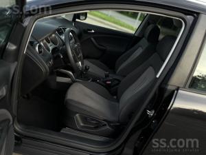 Black SEAT Altea 2011 in Jurmala, with an engine capacity of 1.60 L and mileage of 239 thousand km for 4490 €, photo 12 on AUTOMOTO.COM.LV
