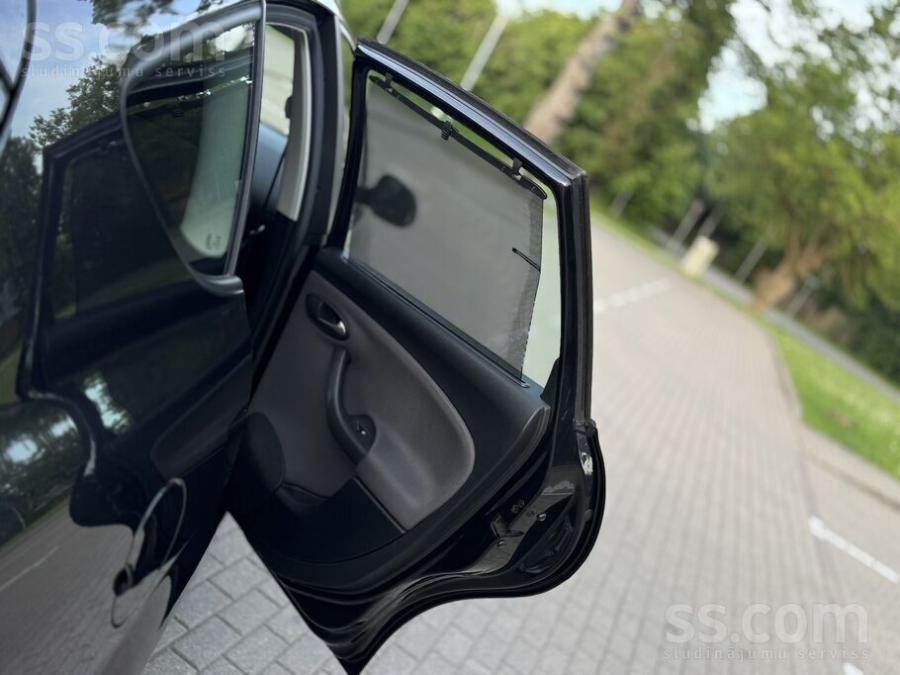 Black SEAT Altea 2011 in Jurmala, with an engine capacity of 1.60 L and mileage of 239 thousand km for 4490 €, photo 24 on AUTOMOTO.COM.LV