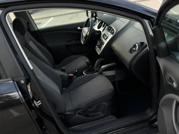 Black SEAT Altea 2011 in Jurmala, with an engine capacity of 1.60 L and mileage of 239 thousand km for 4490 €, photo 7 on AUTOMOTO.COM.LV