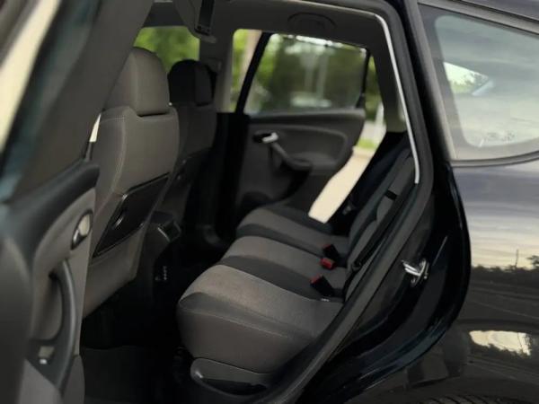Black SEAT Altea 2011 in Jurmala, with an engine capacity of 1.60 L and mileage of 239 thousand km for 4490 €, photo 10 on AUTOMOTO.COM.LV