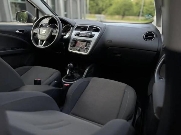 Black SEAT Altea 2011 in Jurmala, with an engine capacity of 1.60 L and mileage of 239 thousand km for 4490 €, photo 6 on AUTOMOTO.COM.LV