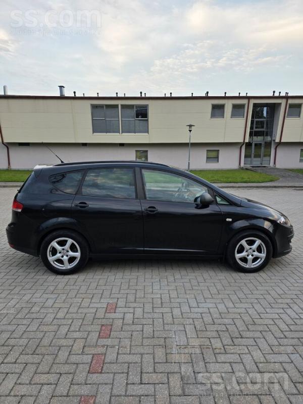 Black SEAT Altea 2007 in Cesis, with an engine capacity of 1.90 L and mileage of 295 thousand km for 1600 €, photo 4 on AUTOMOTO.COM.LV
