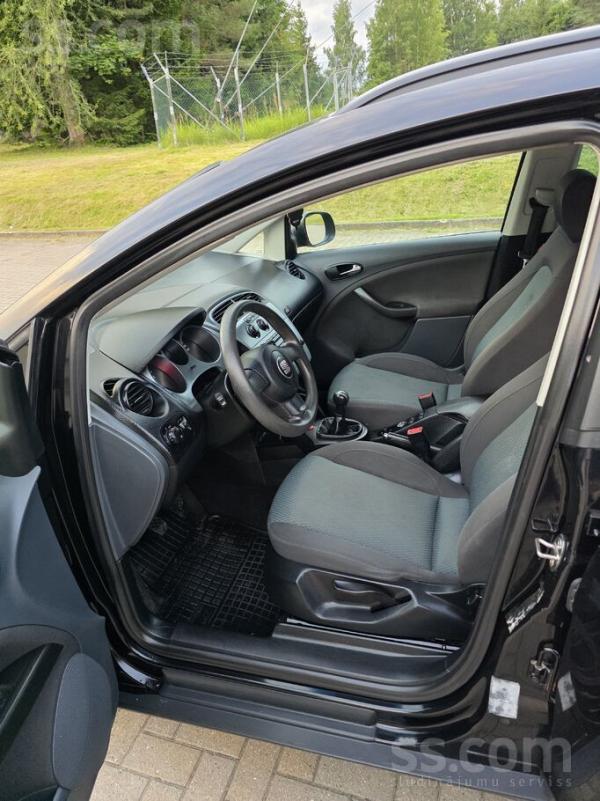 Black SEAT Altea 2007 in Cesis, with an engine capacity of 1.90 L and mileage of 295 thousand km for 1600 €, photo 10 on AUTOMOTO.COM.LV