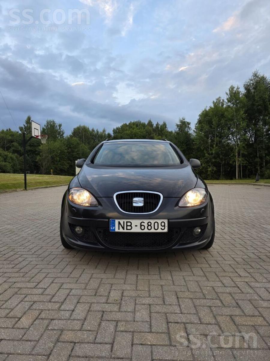 Black SEAT Altea 2007 in Cesis, with an engine capacity of 1.90 L and mileage of 295 thousand km for 1600 €, photo 3 on AUTOMOTO.COM.LV