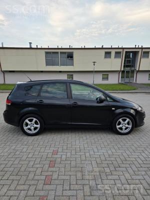 Black SEAT Altea 2007 in Cesis, with an engine capacity of 1.90 L and mileage of 295 thousand km for 1600 €, photo 5 on AUTOMOTO.COM.LV