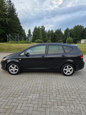 Black SEAT Altea 2007 in Cesis, with an engine capacity of 1.90 L and mileage of 295 thousand km for 1600 €, photo 9 on AUTOMOTO.COM.LV