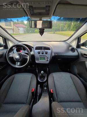 Black SEAT Altea 2007 in Cesis, with an engine capacity of 1.90 L and mileage of 295 thousand km for 1600 €, photo 10 on AUTOMOTO.COM.LV