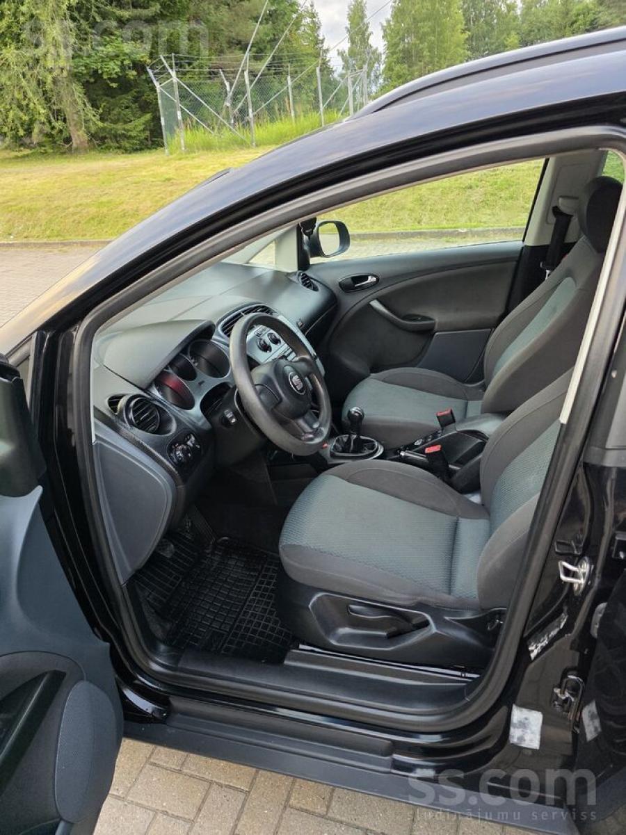 Black SEAT Altea 2007 in Cesis, with an engine capacity of 1.90 L and mileage of 295 thousand km for 1600 €, photo 11 on AUTOMOTO.COM.LV