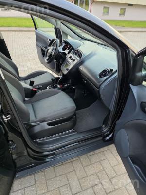 Black SEAT Altea 2007 in Cesis, with an engine capacity of 1.90 L and mileage of 295 thousand km for 1600 €, photo 15 on AUTOMOTO.COM.LV