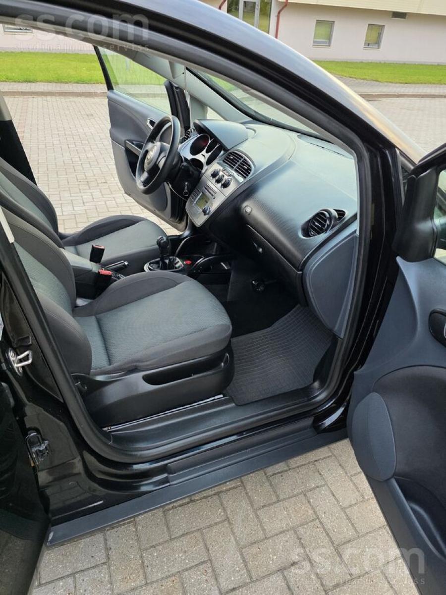 Black SEAT Altea 2007 in Cesis, with an engine capacity of 1.90 L and mileage of 295 thousand km for 1600 €, photo 15 on AUTOMOTO.COM.LV