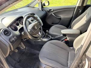 Black SEAT Altea 2011 in Riga, with an engine capacity of 1.60 L and mileage of 293 thousand km for 4500 €, photo 12 on AUTOMOTO.COM.LV