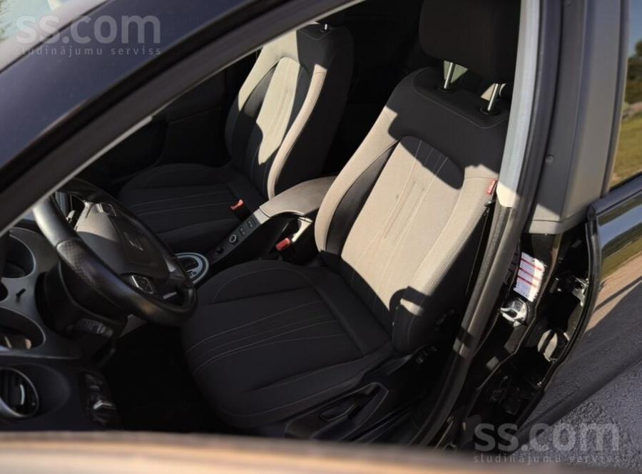 Black SEAT Altea 2012 in Jurmala, with an engine capacity of 1.60 L and mileage of 158 thousand km for 4500 €, photo 8 on AUTOMOTO.COM.LV