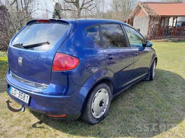 Blue SEAT Altea 2004 in Cesis, with an engine capacity of 2.00 L and mileage of 265 thousand km for 1750 €, photo 3 on AUTOMOTO.COM.LV