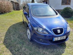 Blue SEAT Altea 2004 in Cesis, with an engine capacity of 2.00 L and mileage of 265 thousand km for 1750 €, photo 5 on AUTOMOTO.COM.LV