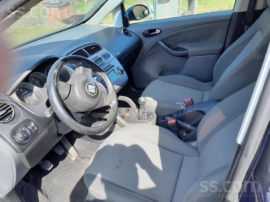 Blue SEAT Altea 2004 in Cesis, with an engine capacity of 2.00 L and mileage of 265 thousand km for 1750 €, photo 6 on AUTOMOTO.COM.LV
