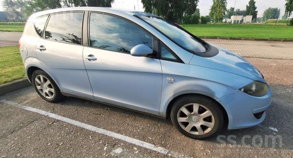 Zils SEAT Altea 2004 Jūrmala, ar dzinēja tilpumu 2.00 L un nobraukumu 316 tūkst. km par 900 €, foto 1 vietnē AUTOMOTO.COM.LV