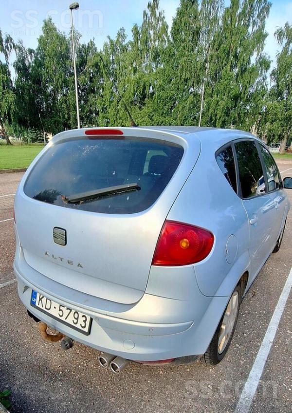Zils SEAT Altea 2004 Jūrmala, ar dzinēja tilpumu 2.00 L un nobraukumu 316 tūkst. km par 900 €, foto 3 vietnē AUTOMOTO.COM.LV