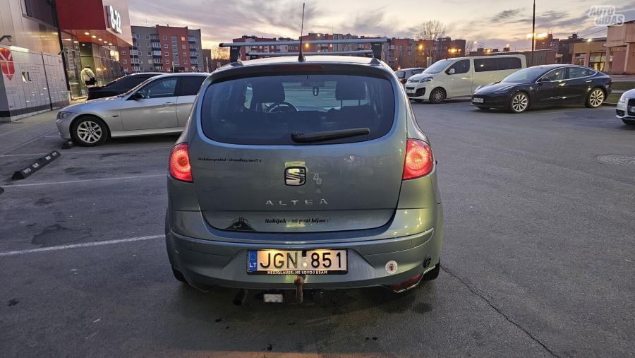 Zils SEAT Altea 2005 Klaipėda, ar dzinēja tilpumu 1.60 L un nobraukumu 359 tūkst. km par 500 €, foto 14 vietnē AUTOMOTO.COM.LV