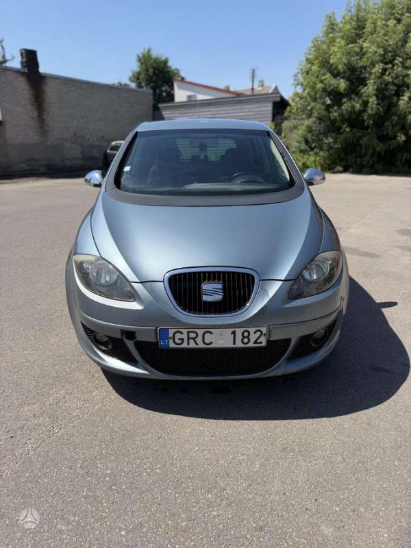 Zils SEAT Altea 2005 Kauņa, ar dzinēja tilpumu 1.97 L un nobraukumu 296 tūkst. km par 1400 €, foto 3 vietnē AUTOMOTO.COM.LV