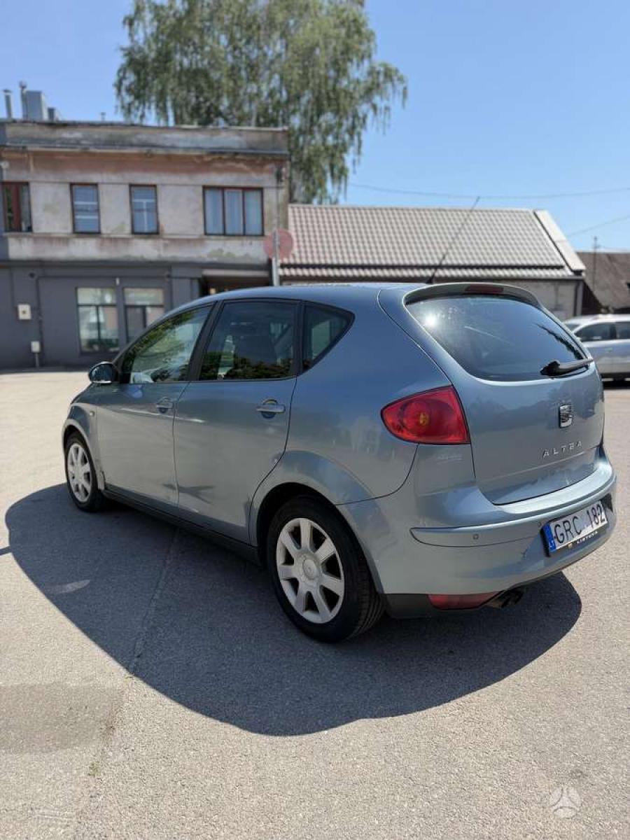 Zils SEAT Altea 2005 Kauņa, ar dzinēja tilpumu 1.97 L un nobraukumu 296 tūkst. km par 1400 €, foto 6 vietnē AUTOMOTO.COM.LV
