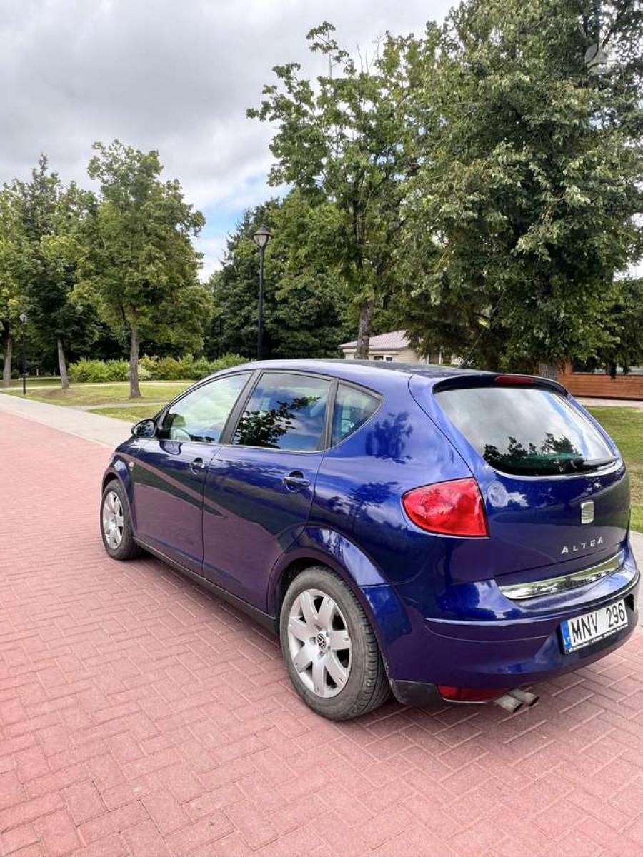 Blue SEAT Altea 2006 in Birzai, with an engine capacity of 1.97 L and mileage of 229 thousand km for 1650 €, photo 4 on AUTOMOTO.COM.LV