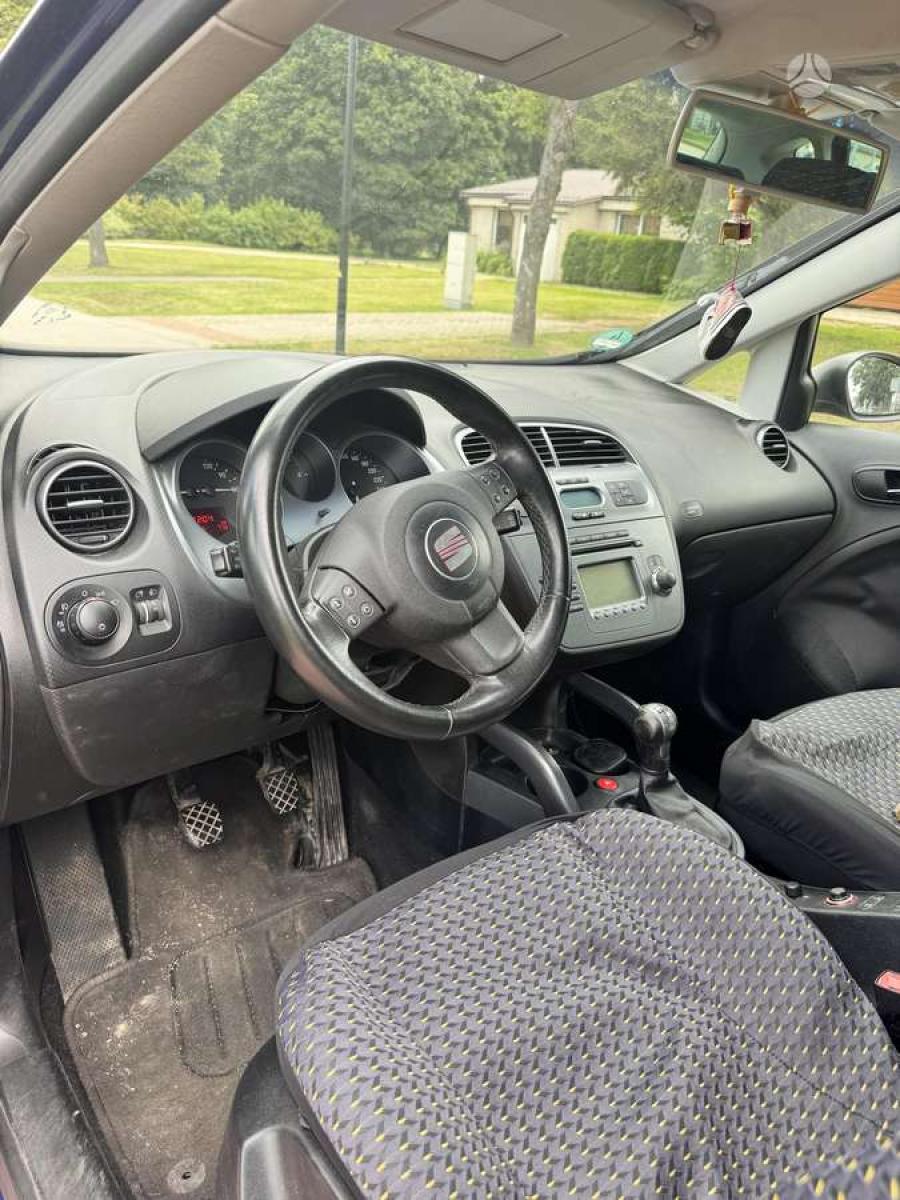 Blue SEAT Altea 2006 in Birzai, with an engine capacity of 1.97 L and mileage of 229 thousand km for 1650 €, photo 11 on AUTOMOTO.COM.LV
