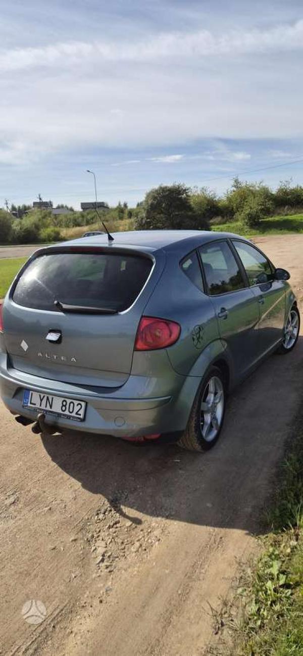 Сеат Алтеа 2006 в Ионава на AUTOMOTO.COM.LV Синий Сеат Алтеа 2006 в Ионава, объемом двигателя 1.97 л и пробегом 274 тыс. км за 1000 €, фото 5 на AUTOMOTO.COM.LV