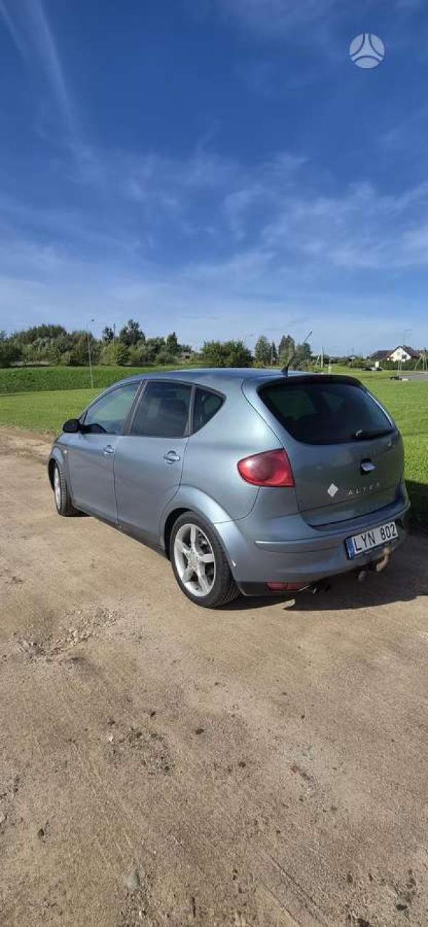 Сеат Алтеа 2006 в Ионава на AUTOMOTO.COM.LV Синий Сеат Алтеа 2006 в Ионава, объемом двигателя 1.97 л и пробегом 274 тыс. км за 1000 €, фото 6 на AUTOMOTO.COM.LV