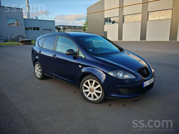 Blue SEAT Altea 2007 in Rezekne, with an engine capacity of 1.90 L and mileage of 308 thousand km for 1700 €, photo 5 on AUTOMOTO.COM.LV