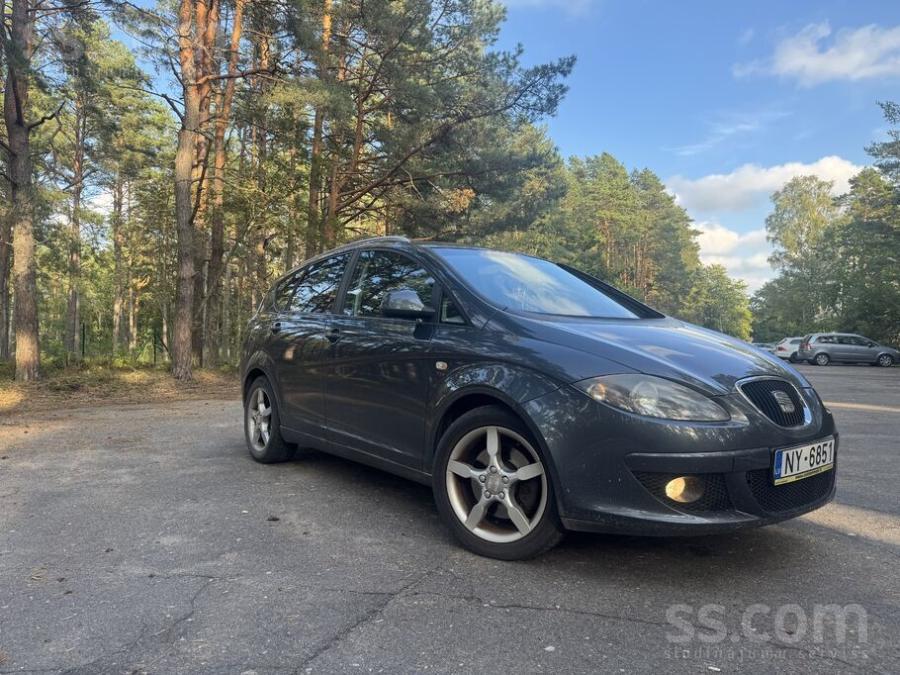 Blue SEAT Altea 2007 in Riga, with an engine capacity of 2.00 L and mileage of 290 thousand km for 2400 €, photo 1 on AUTOMOTO.COM.LV