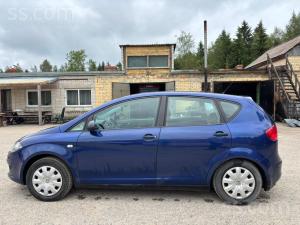 Blue SEAT Altea 2004 in Aluksne, with an engine capacity of 1.60 L and mileage of 372 thousand km for 850 €, photo 4 on AUTOMOTO.COM.LV