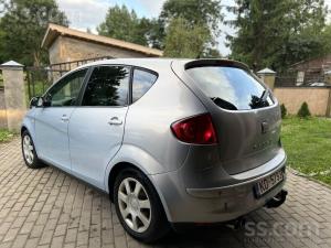 Zils SEAT Altea 2005 Rīga, ar dzinēja tilpumu 2.00 L un nobraukumu 318 tūkst. km par 1250 €, foto 5 vietnē AUTOMOTO.COM.LV