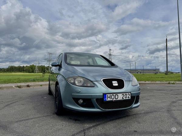 Blue SEAT Altea 2005 in Panevezys, with an engine capacity of 1.90 L and mileage of 335 thousand km for 1199 €, photo 4 on AUTOMOTO.COM.LV