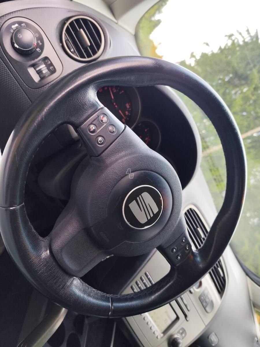 Zils SEAT Altea 2005 Telšiai, ar dzinēja tilpumu 1.90 L un nobraukumu 256 tūkst. km par 1199 €, foto 14 vietnē AUTOMOTO.COM.LV