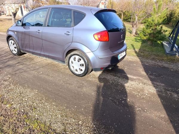 Blue SEAT Altea 2010 in Sakiai, with an engine capacity of 1.80 L and mileage of 220 thousand km for 3500 €, photo 5 on AUTOMOTO.COM.LV