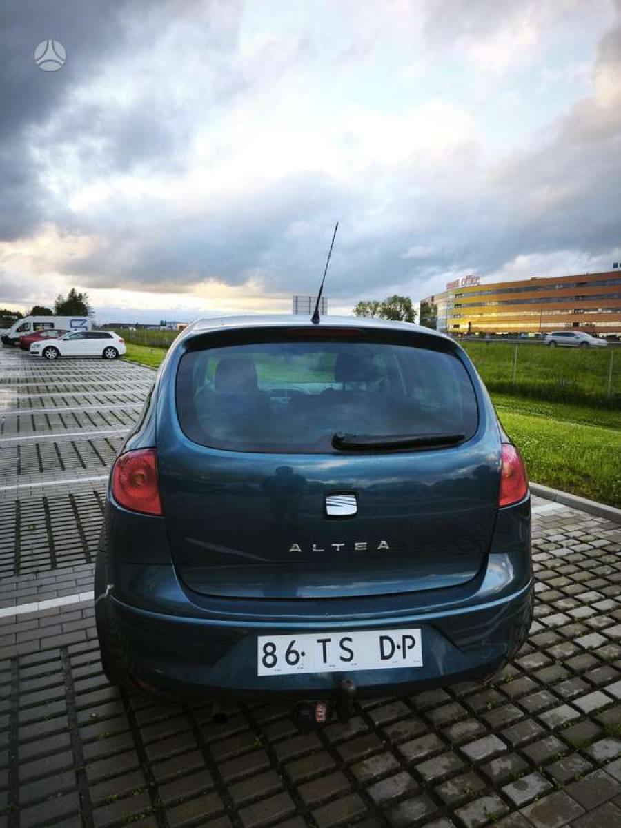 Blue SEAT Altea 2007 in Vilnius, with an engine capacity of 1.60 L and mileage of 237 thousand km for 1555 €, photo 4 on AUTOMOTO.COM.LV