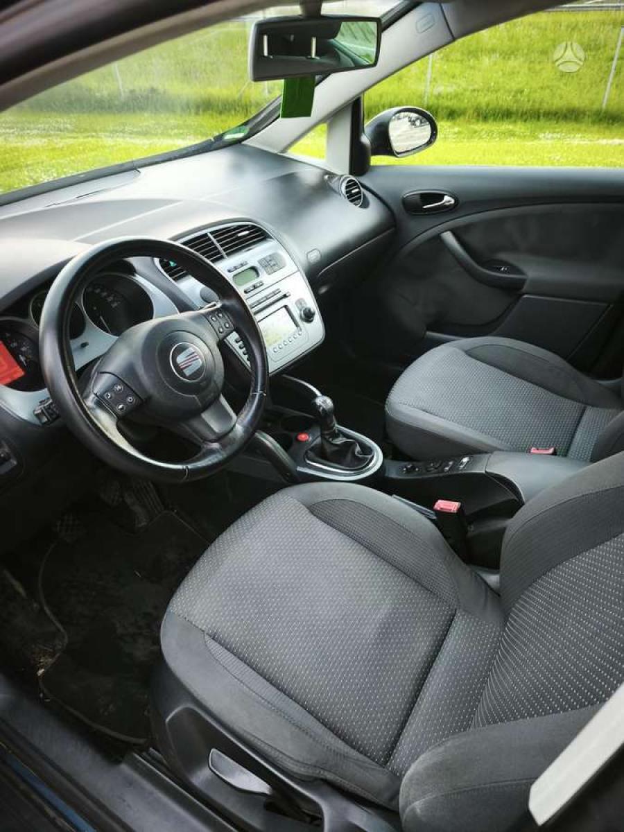 Blue SEAT Altea 2007 in Vilnius, with an engine capacity of 1.60 L and mileage of 237 thousand km for 1555 €, photo 6 on AUTOMOTO.COM.LV