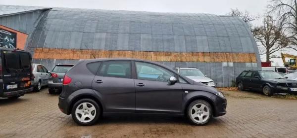 Brūns SEAT Altea 2006 Valmiera, ar dzinēja tilpumu 1.90 L un nobraukumu 261 tūkst. km par 2000 €, foto 2 vietnē AUTOMOTO.COM.LV