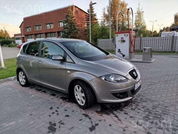 Brūns SEAT Altea 2004 Kuldīga, ar dzinēja tilpumu 2.00 L un nobraukumu 300 tūkst. km par 1900 €, foto 2 vietnē AUTOMOTO.COM.LV