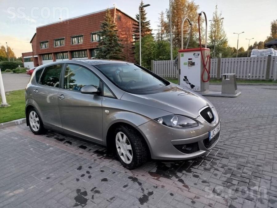 Brūns SEAT Altea 2004 Kuldīga, ar dzinēja tilpumu 2.00 L un nobraukumu 300 tūkst. km par 1900 €, foto 3 vietnē AUTOMOTO.COM.LV