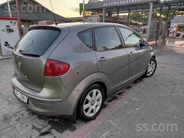 Brūns SEAT Altea 2004 Kuldīga, ar dzinēja tilpumu 2.00 L un nobraukumu 300 tūkst. km par 1900 €, foto 4 vietnē AUTOMOTO.COM.LV