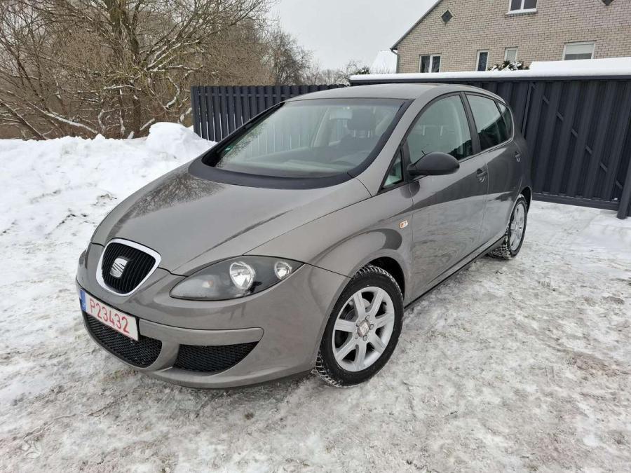 Brown SEAT Altea 2005 in Kedainiai, with an engine capacity of 1.60 L and mileage of 210 thousand km for 1950 €, photo 4 on AUTOMOTO.COM.LV