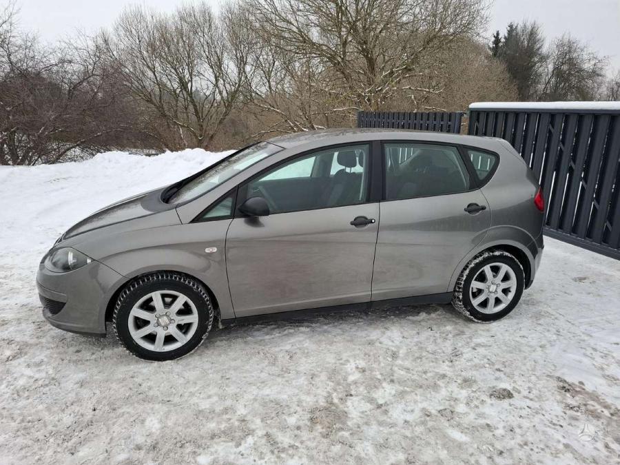 Brown SEAT Altea 2005 in Kedainiai, with an engine capacity of 1.60 L and mileage of 210 thousand km for 1950 €, photo 6 on AUTOMOTO.COM.LV