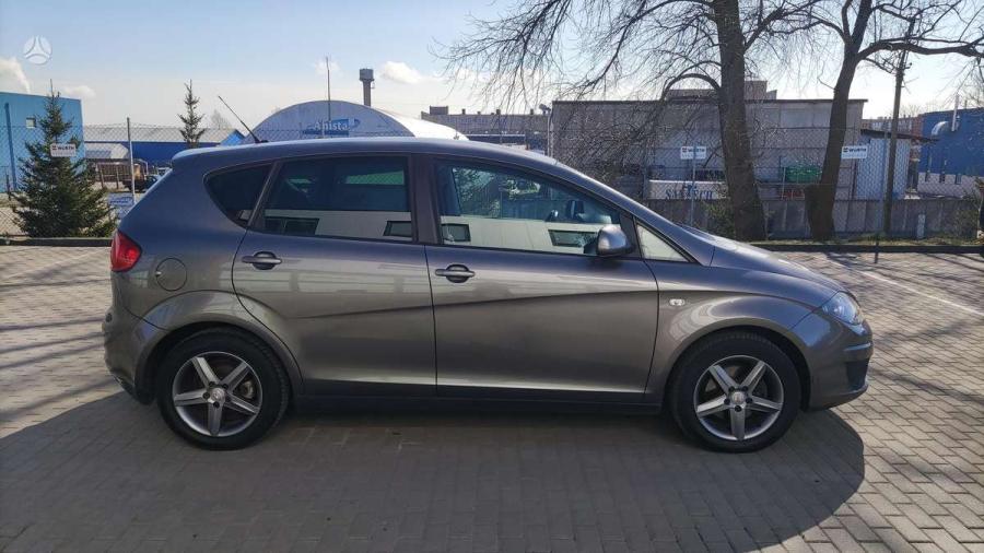 Brown SEAT Altea 2014 in Klaipeda, with an engine capacity of 1.60 L and mileage of 198 thousand km for 4850 €, photo 8 on AUTOMOTO.COM.LV